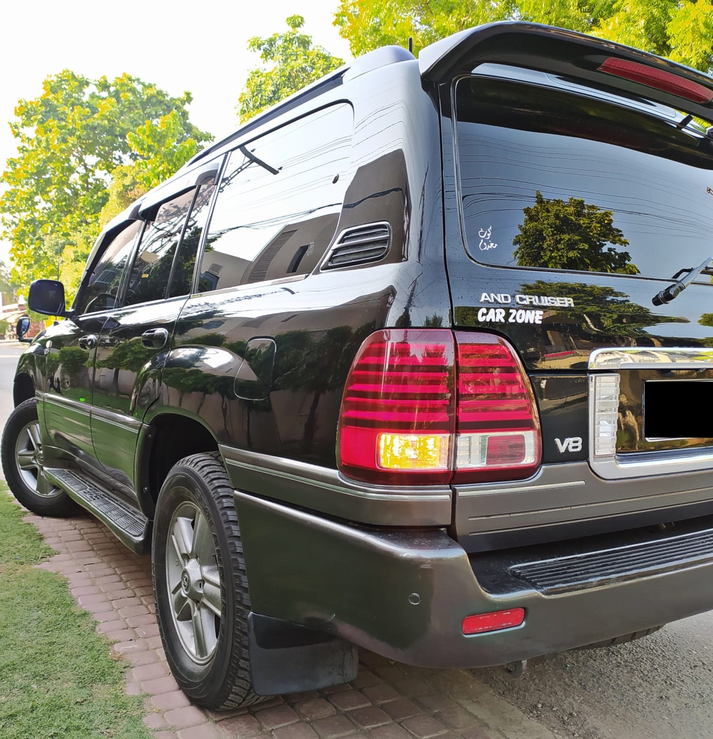 Toyota Land Cruiser Cygnus 2005 - Car Zone