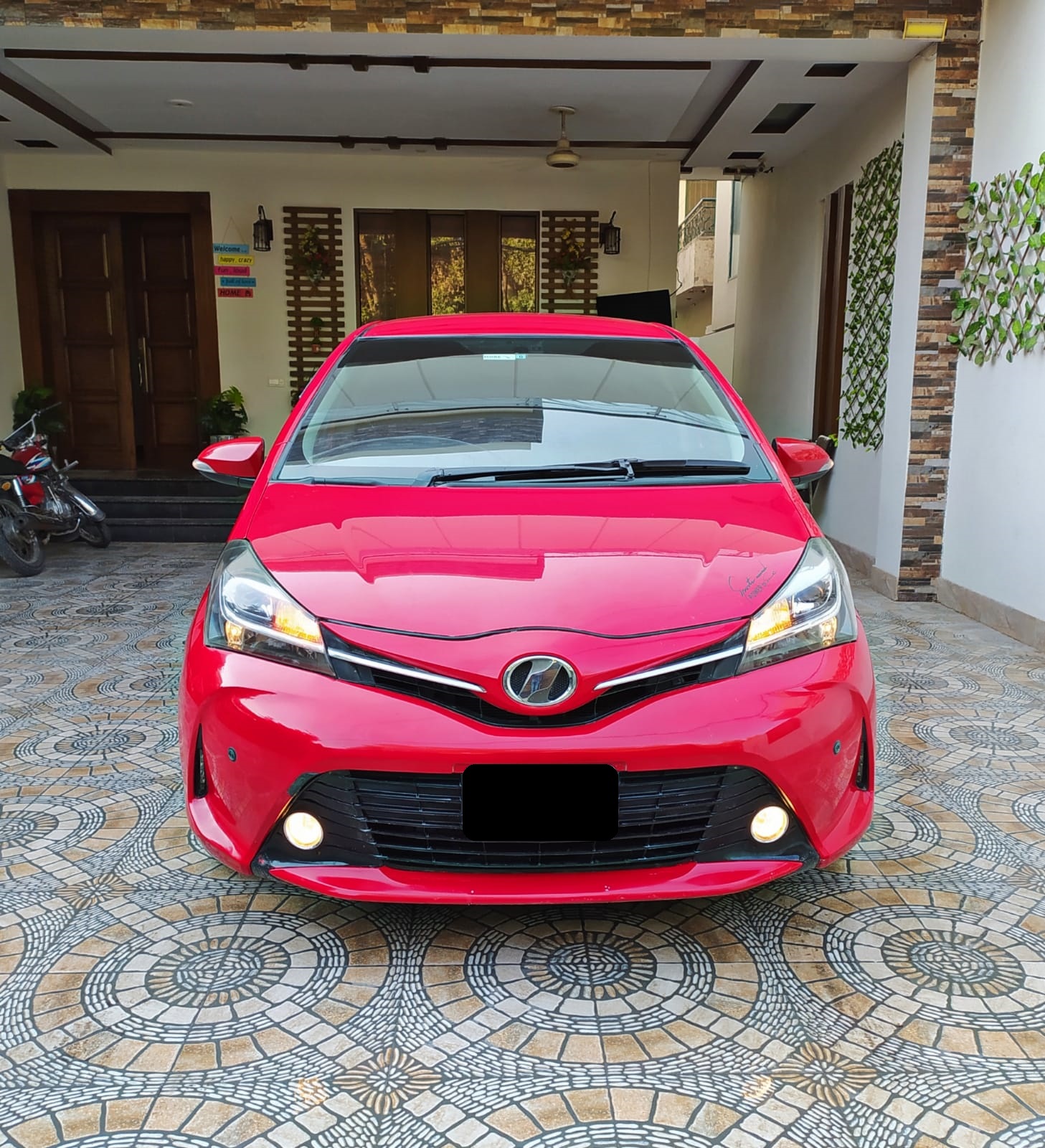 Toyota Vitz F 1.0 2016 (Smile) - Car Zone