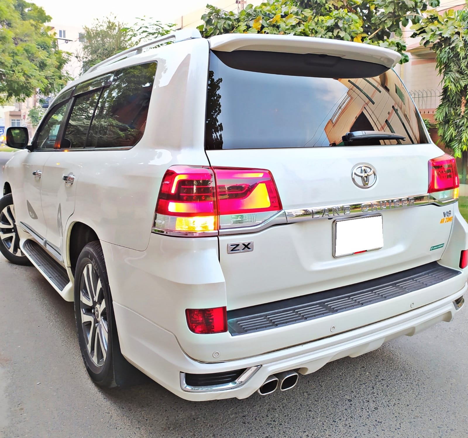 Toyota Land Cruiser ZX 2015 - Car Zone