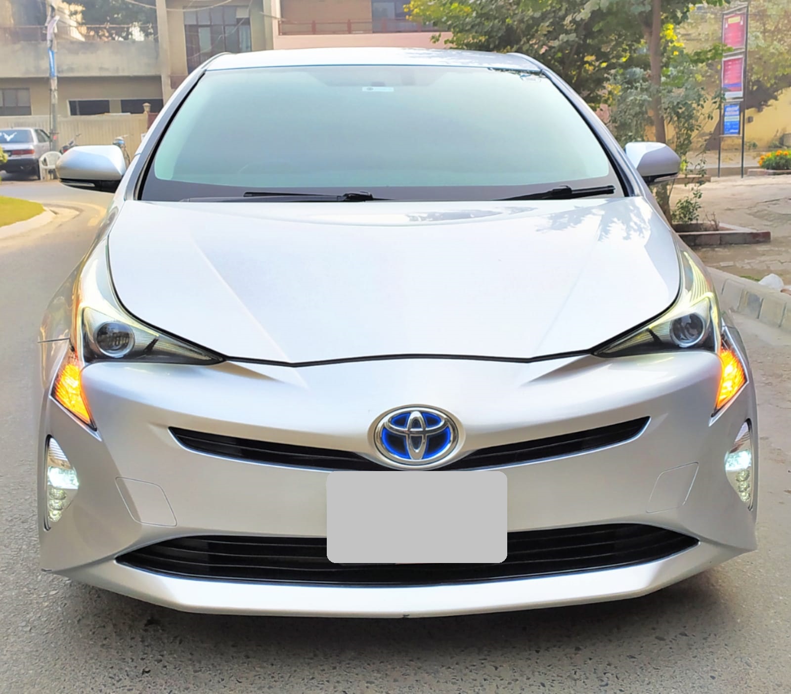 Toyota Prius Hybrid 2018 - Car Zone