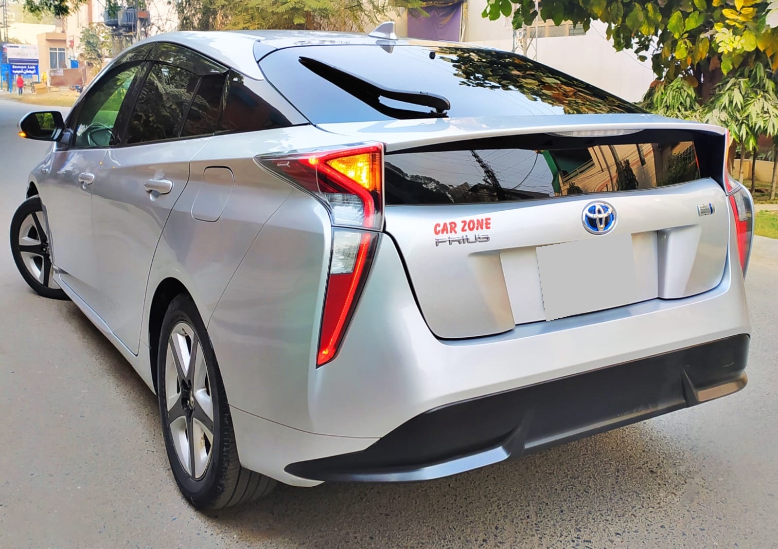 Toyota Prius Hybrid 2018 - Car Zone