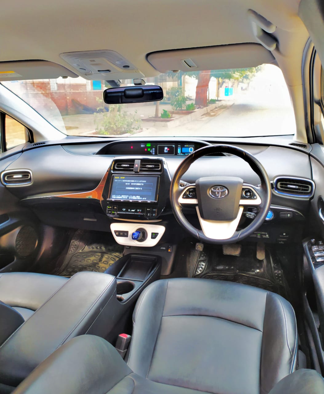 Toyota Prius Hybrid 2018 - Car Zone