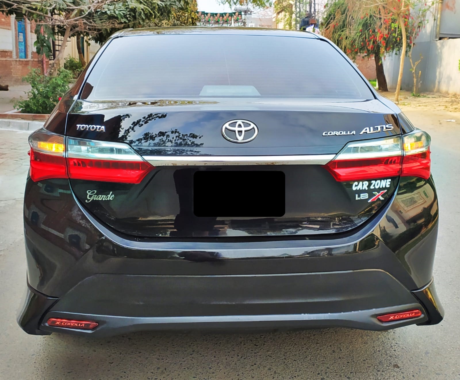 Toyota Corolla Altis Grande X CVT-i 1.8 Black Interior 2021 - Car Zone
