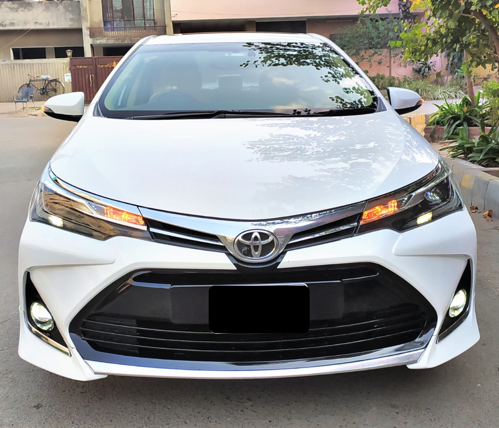 Toyota Corolla Altis Grande X CVT-i 1.8 Beige Interior 2021 - Car Zone