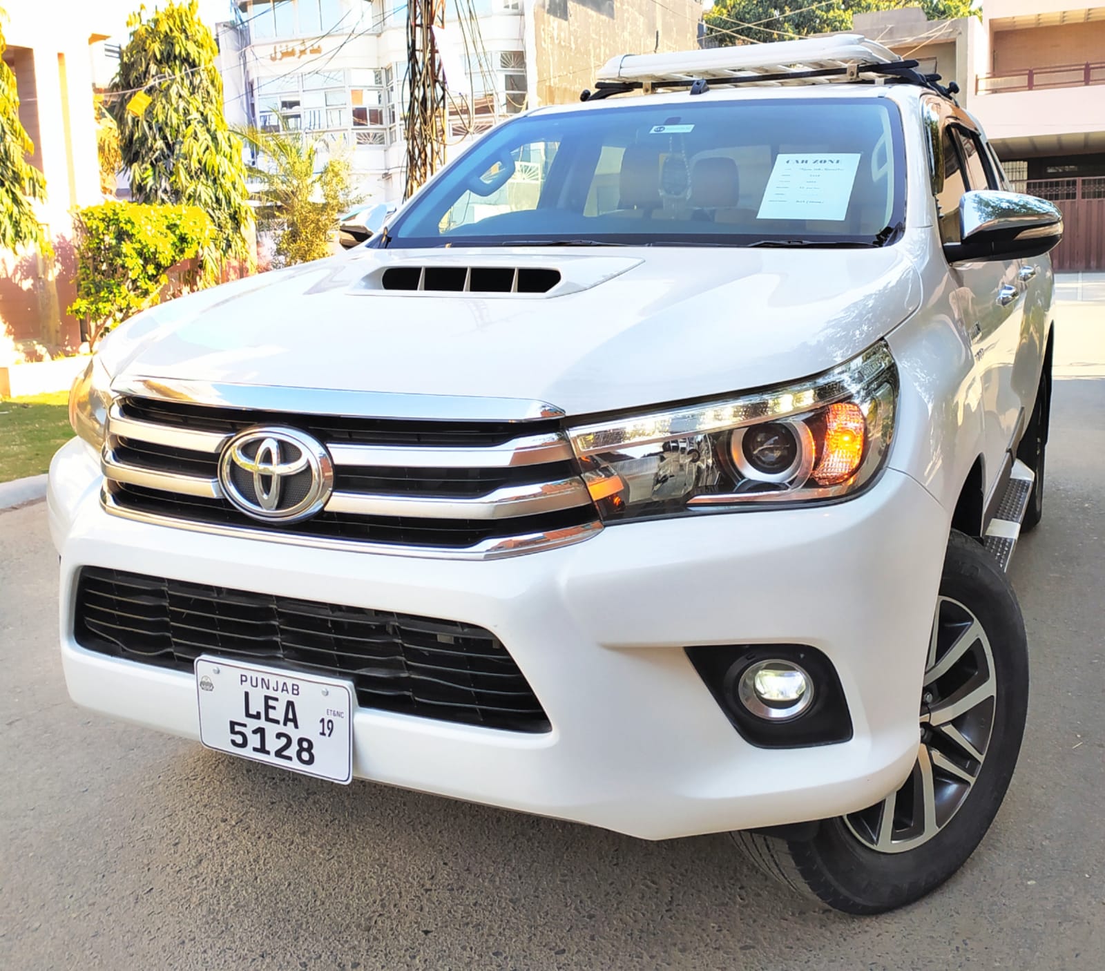 Toyota Hilux Revo V Automatic 3.0 2017 - Car Zone