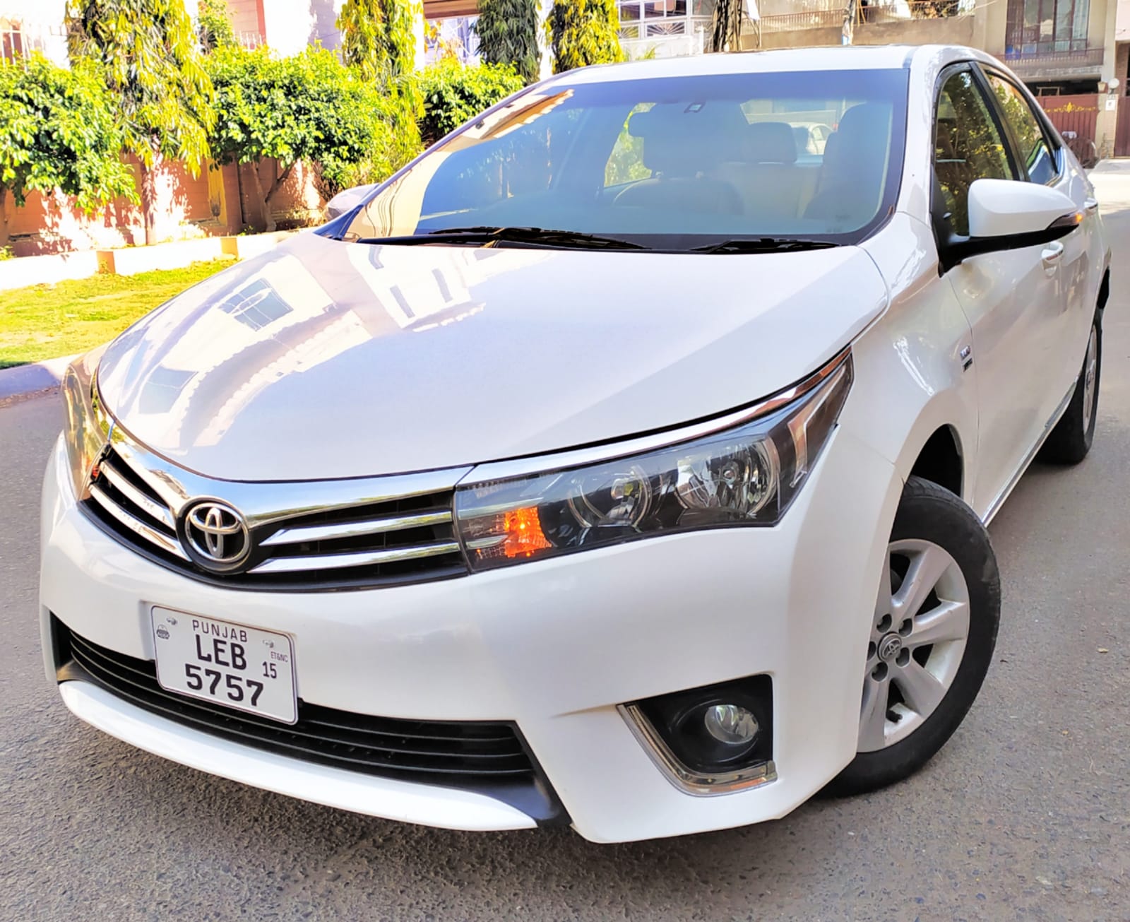 Toyota Corolla Altis Grande CVT 2015 - Car Zone