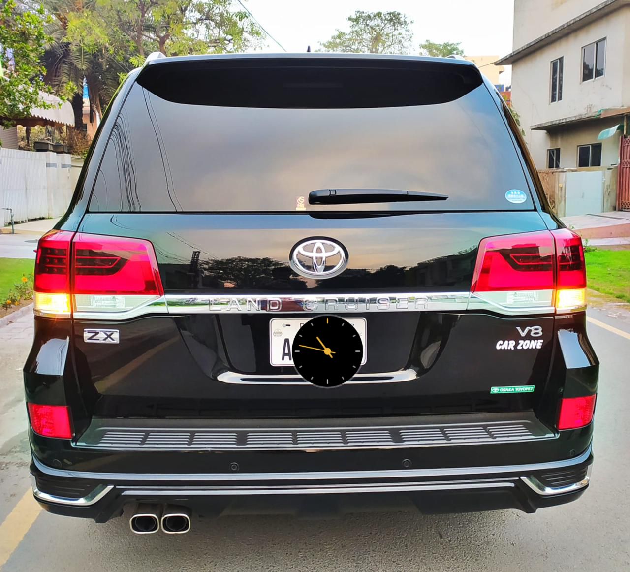 Toyota Land Cruiser V8 ZX 2017 / 2023 - Car Zone
