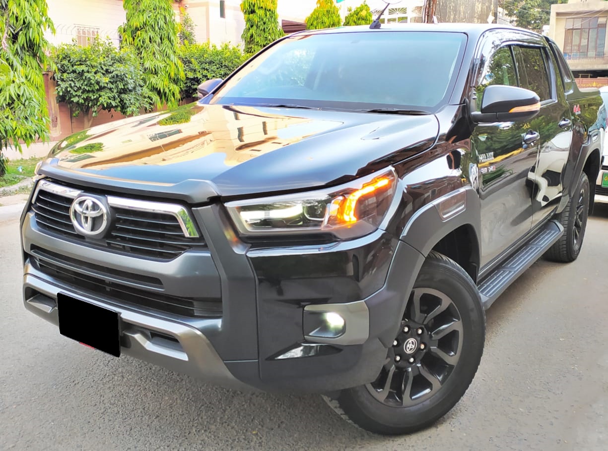 Toyota Hilux Revo Rocco 2.8 2023 - Car Zone