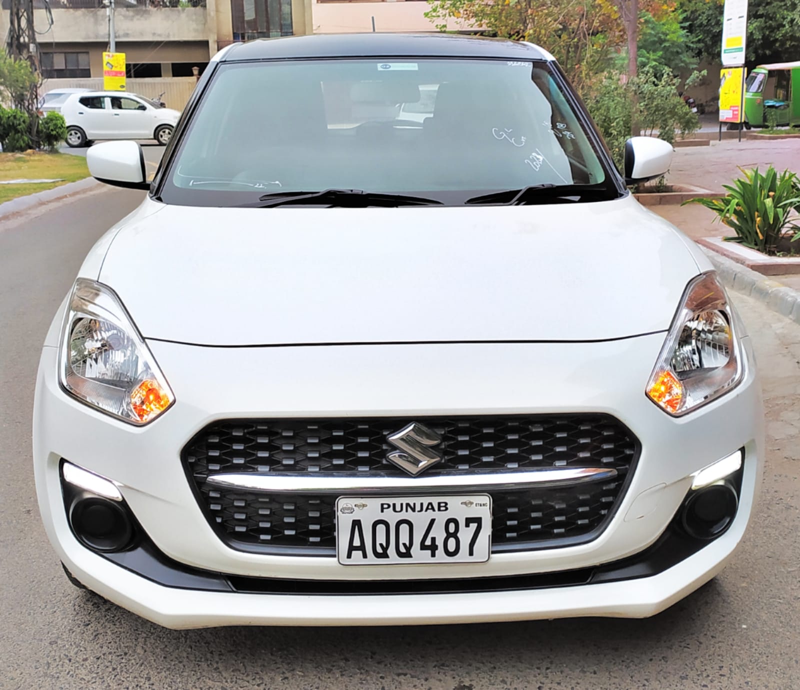 Suzuki Swift GL CVT 2023 - Car Zone