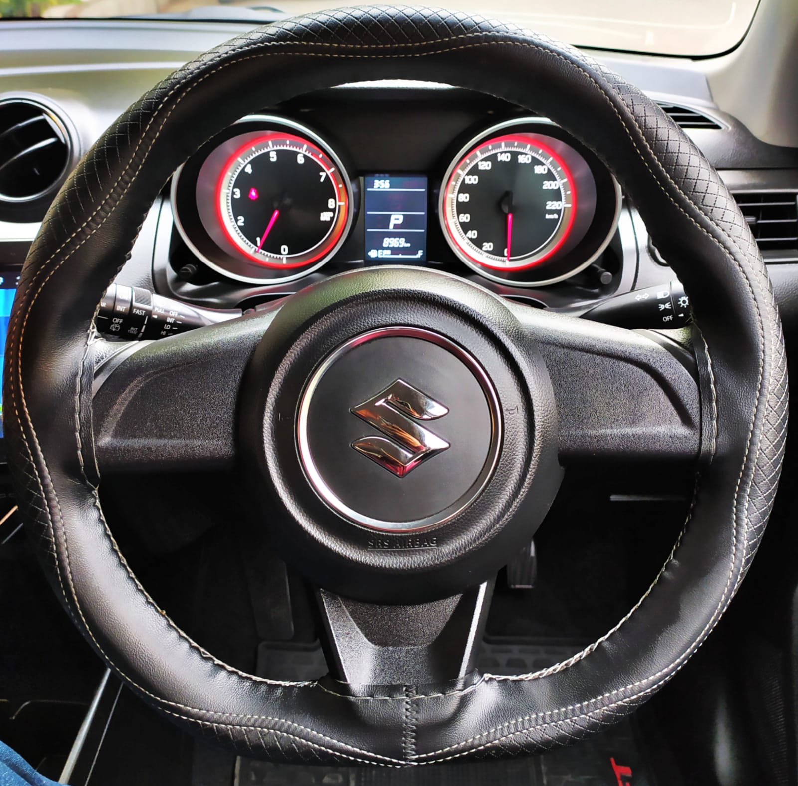 Suzuki Swift GL CVT 2023 - Car Zone